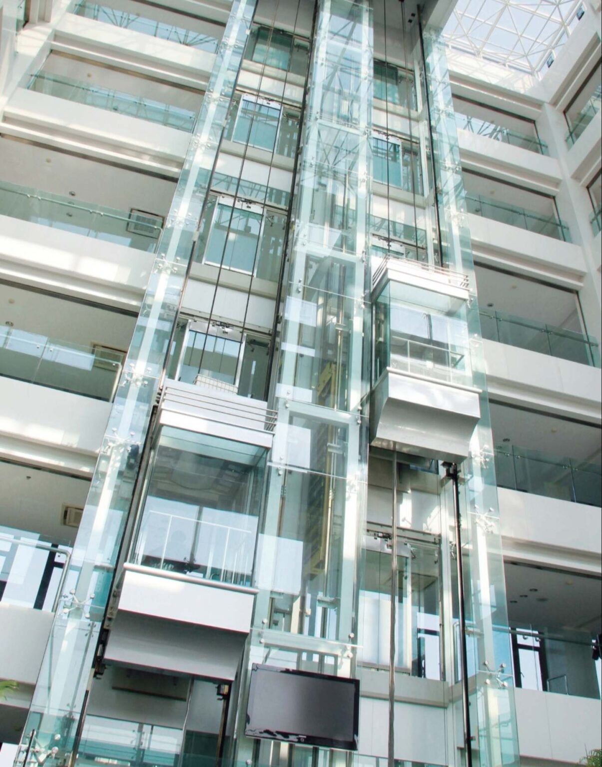 What Should You Know When Choosing a Panoramic Glass Elevator?